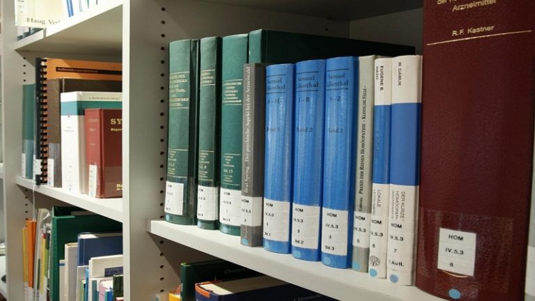 Tesis – Qué es, concepto y definición